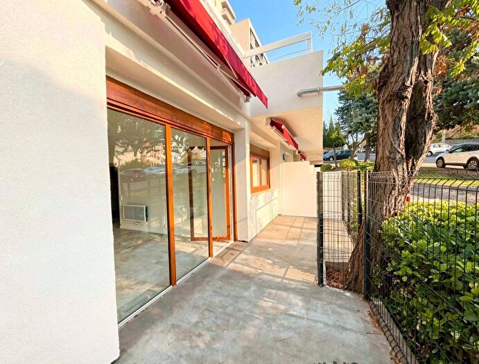 Appartement à louer - Marseille ème arrondissement - 2 pièces - 1 chambre