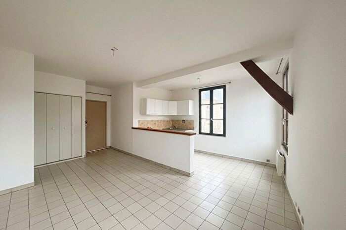 Appartement à louer - Château-Renard - 2 pièces - 1 chambre