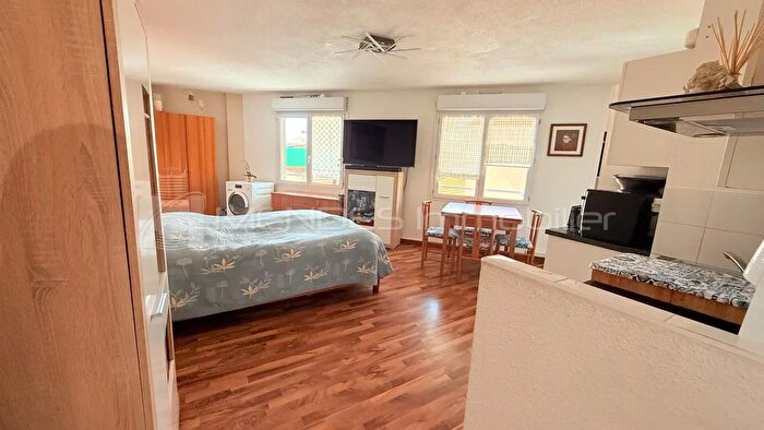 Roquebrune-Cap-Martin, Carnolès, Gare, Cap Azur : Appartement 2 pièces à vendre