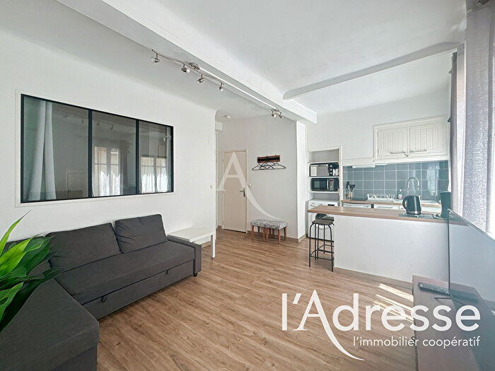 Appartement à louer - La Ciotat, Centre-ville - 1 pièce - 1 chambre