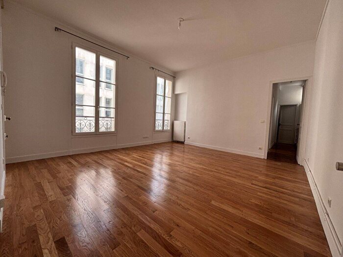 Appartement à louer - Triangle dOr, Paris ème - 3 pièces - 2 chambres