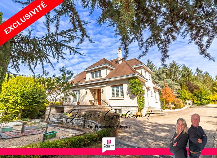 Gièvres : Maison 8 pièces à vendre