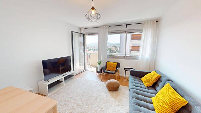 Charras, Clermont-Ferrand : Appartement 5 pièces à louer