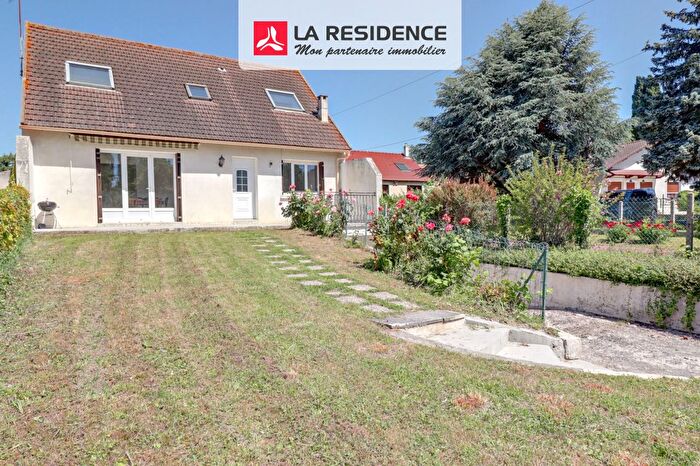 Villiers-Saint-Frédéric : Maison 8 pièces à vendre