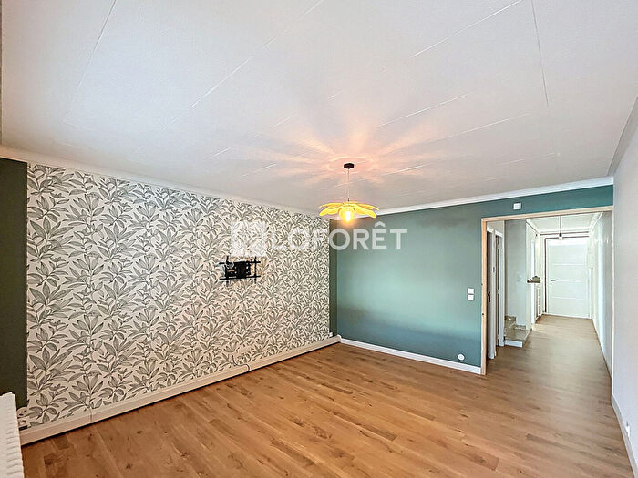 Maison à vendre - Beaumont-de-Lomagne - 5 pièces - 3 chambres