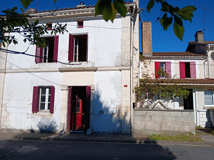 Maison à vendre - Saint-Laurent-de-Belzagot - 4 pièces - 2 chambres