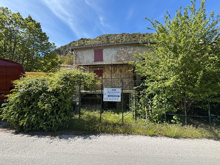 Maison 4 pièces à vendre à Castellane