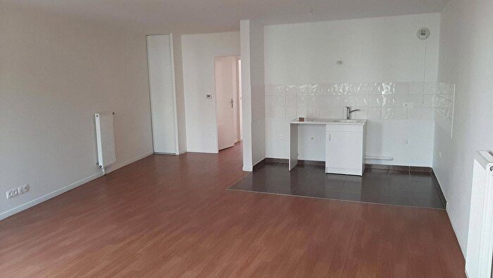 Appartement à louer - Rive Droite-Apport Paris Gare, Corbeil-Essonnes - 3 pièces - 2 chambres