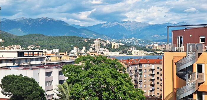 Ajaccio, La Viletta, Pietrina, Gare : Appartement 4 pièces à vendre