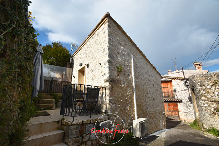 Maison à vendre - Bouyon - 2 pièces - 1 chambre