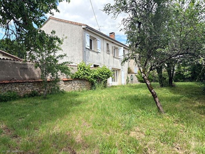 Bayers : Maison 6 pièces à vendre