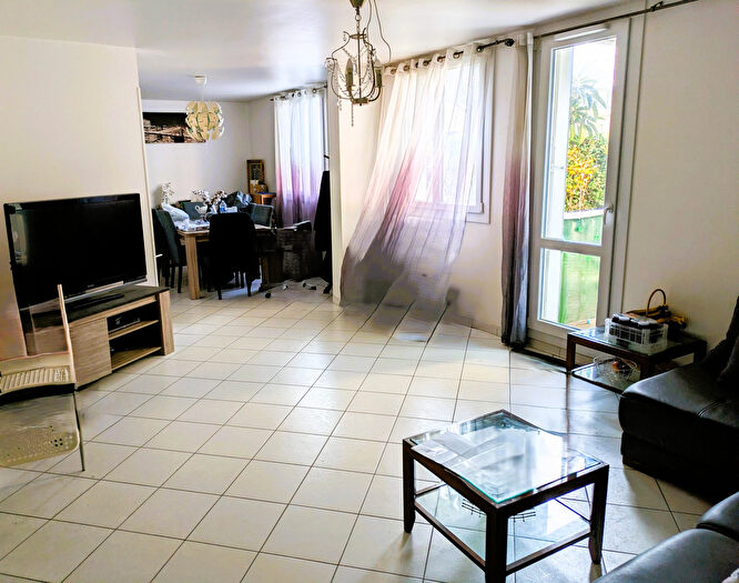 Appartement à vendre - Dugny - 5 pièces - 3 chambres