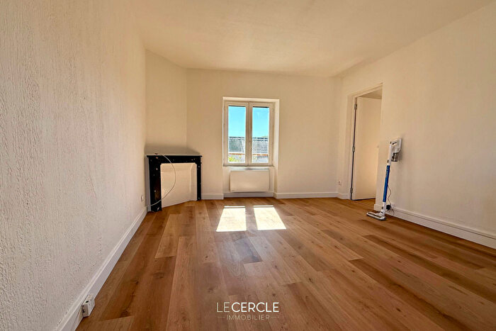 Appartement 2 pièces à Thiers-sur-Thève, à louer