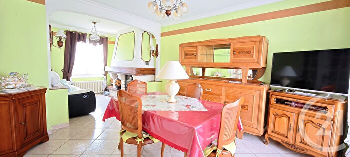 Maison à vendre - Donnemain-Saint-Mamès - 6 pièces - 5 chambres