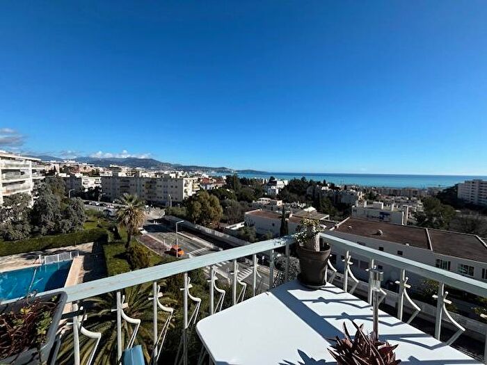 Appartement à louer - Nice, Caucade - 2 pièces - 1 chambre