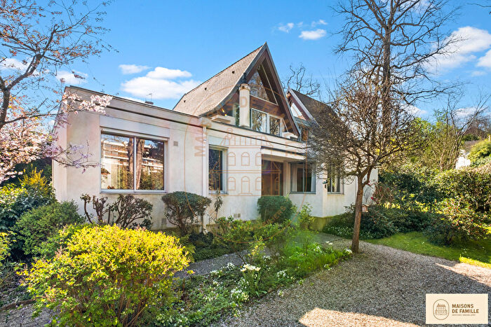 La Celle-Saint-Cloud : Maison 8 pièces à vendre