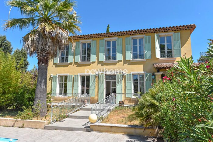 Maison à vendre - Le Thoronet - 7 pièces - 5 chambres