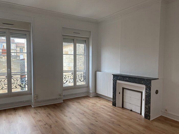 Bordeaux, Saint-Christoly : Appartement 2 pièces à louer