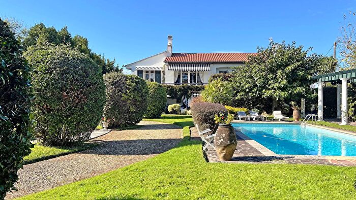 Maison à vendre - Anglet, Chambre dAmour - 10 pièces - 5 chambres