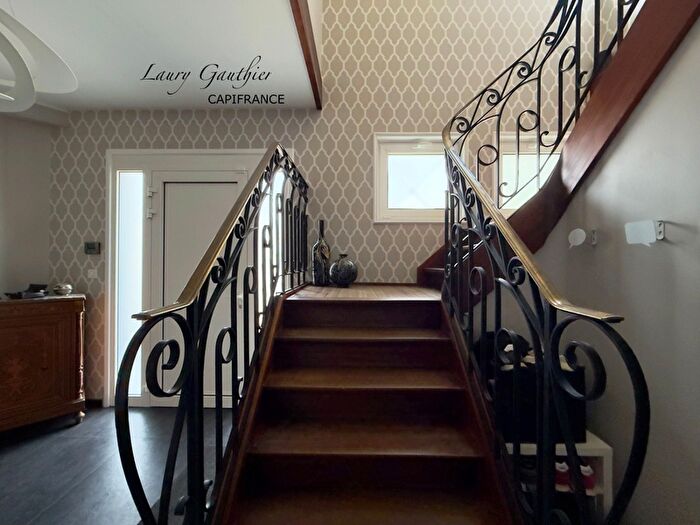 Maison à vendre - La Chapelle-dArmentières - 8 pièces - 6 chambres