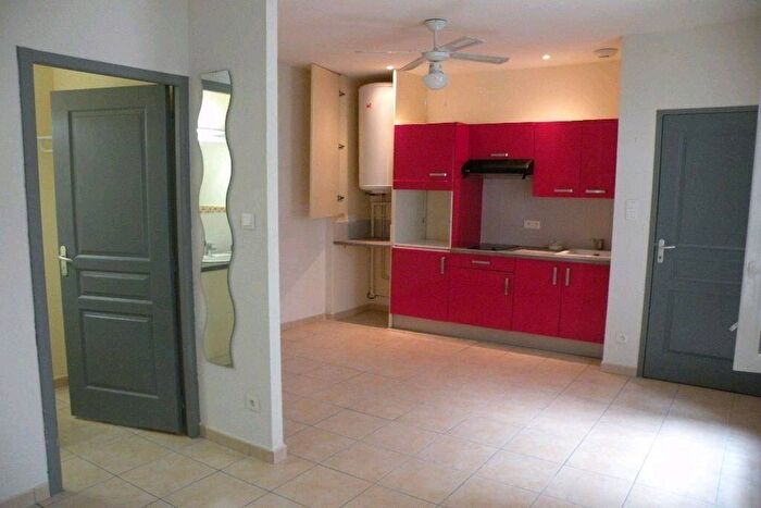 Appartement à louer - Jardins de la Fontaine, Nîmes - 1 pièce