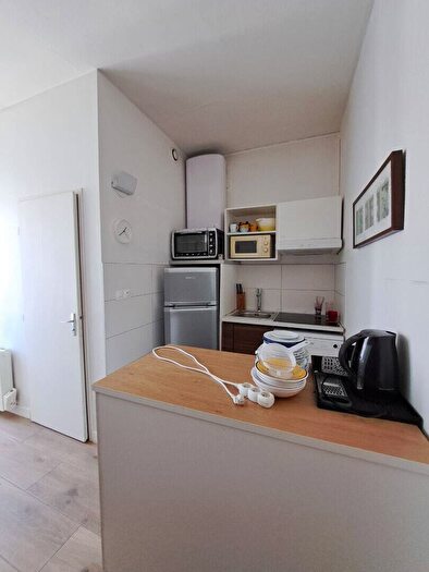 Appartement à louer - Cusset, Villeurbanne - 3 pièces - 2 chambres