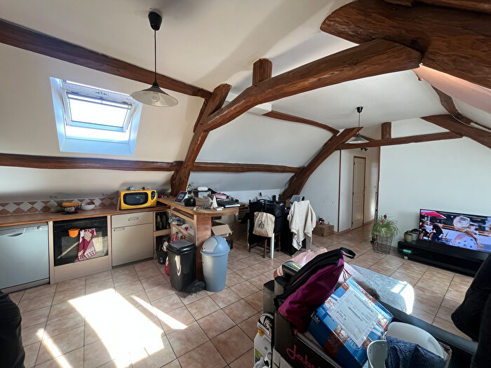 Appartement 3 pièces à Broué, à louer