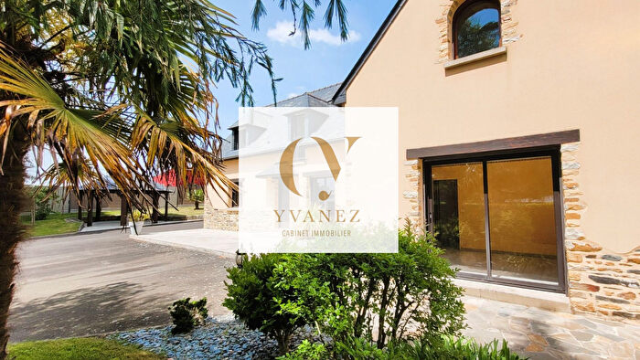 Maison à vendre - Saint-Aubin-du-Pavail - 7 pièces - 5 chambres