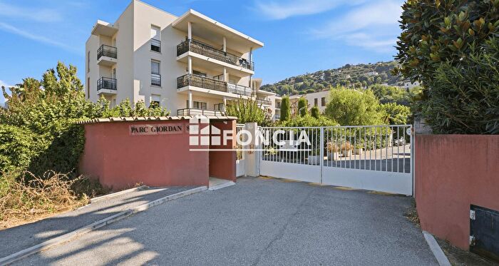 Nice, Saint-Isidore : Appartement 3 pièces à vendre
