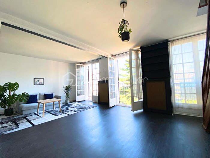 Appartement à vendre - Savigny-sur-Orge, Gâtines - 5 pièces - 3 chambres