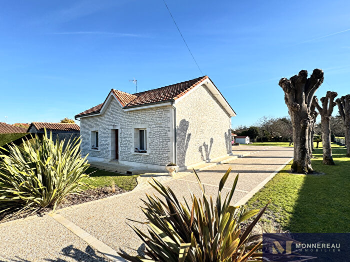 Barbezieux-Saint-Hilaire - Maison 4 pièces à vendre