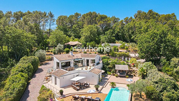 Maison à vendre - Tourrettes - 5 pièces - 4 chambres