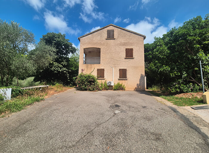 Maison 6 pièces à vendre à Vignale