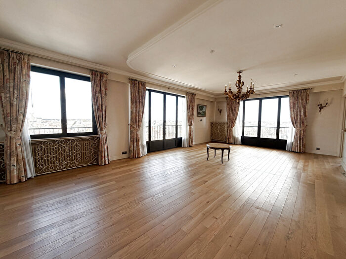 Appartement à vendre - Troyes, Gare - 7 pièces - 4 chambres