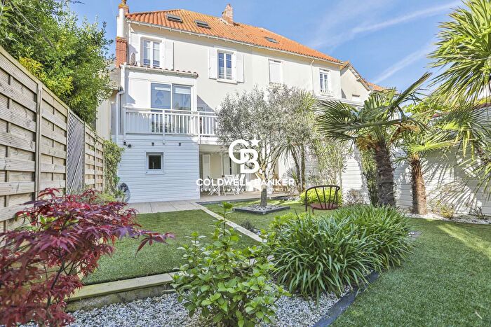 Maison à vendre - Les Sables-dOlonne, Arago, Saint-Pierre, Rudelière - 9 pièces - 6 chambres