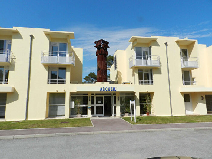 Appartement à louer - Valbonne, Carbejaire, Haut-Sartoux, Pythagore, Sophia-Antipolis - 1 pièce