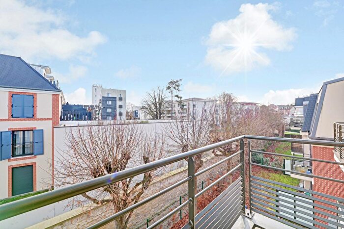 Appartement à vendre - Verneuil-sur-Seine, Centre-ville, Gare - 2 pièces - 1 chambre