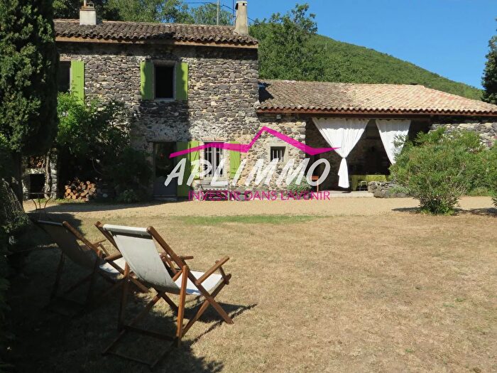 Maison à vendre - Le Teil - 9 pièces - 6 chambres