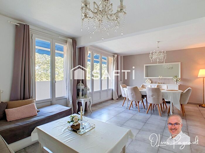 Appartement 4 pièces à vendre à Lyon 8ème, Etats Unis