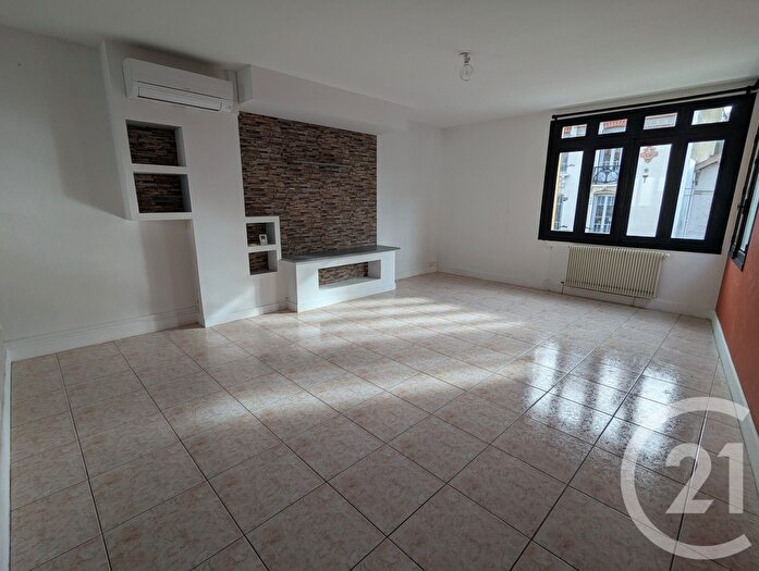 Appartement à louer - Châtel-Guyon - 3 pièces - 2 chambres