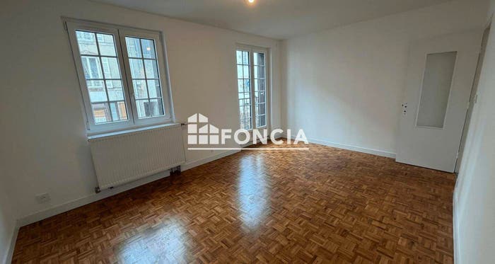 Centre Ville, Douarnenez : Appartement 3 pièces à louer