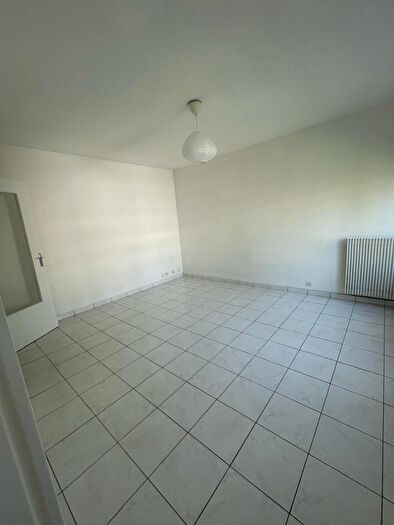 Rosny-sous-Bois, La Justice : Appartement 1 pièce à louer