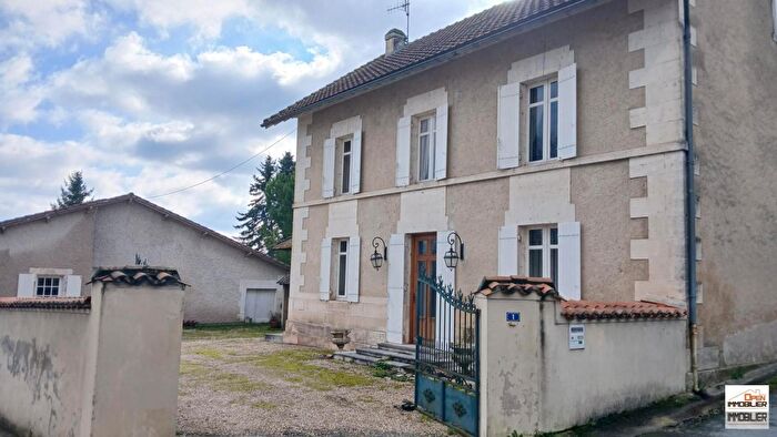 Saint-Séverin : Maison 7 pièces à vendre