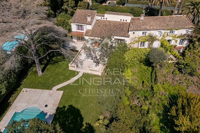 Maison à vendre - Antibes, Juan-les-Pins, Le Cap - 10 pièces - 5 chambres