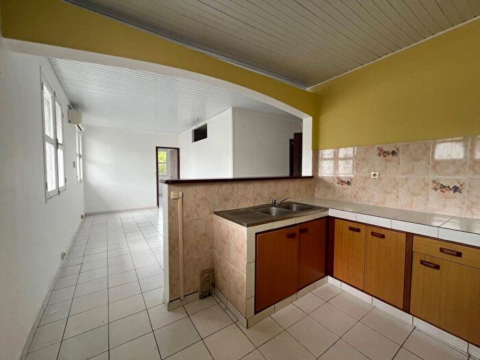 Appartement à louer - Fort-de-France - 3 pièces - 2 chambres