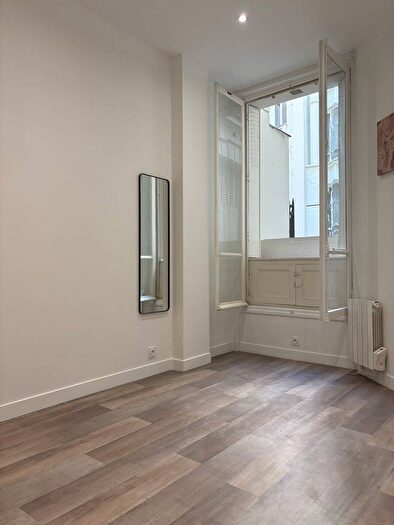 Appartement à louer - Courcelles-Wagram, Paris ème arrondissement - 1 pièce