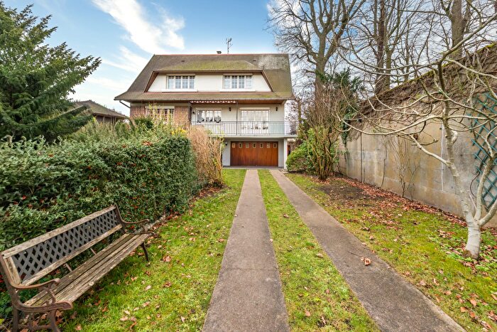 Maison à vendre - Livry-Gargan - 8 pièces - 5 chambres