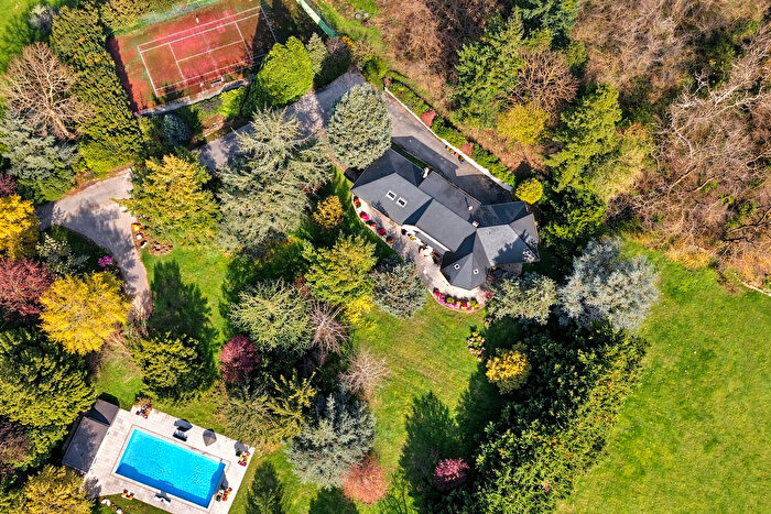 Maison à vendre - Charantonnay - 9 pièces - 7 chambres