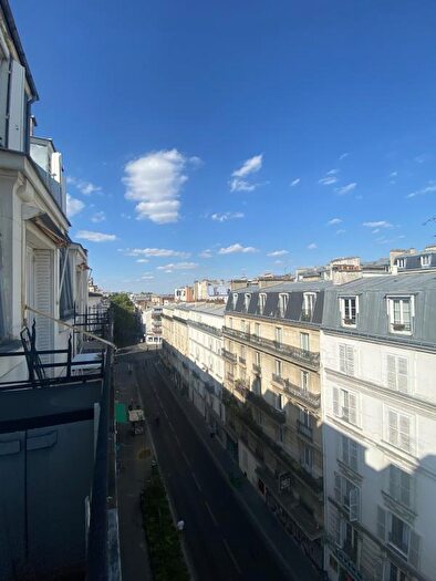 Paris 18ème, Grandes Carrières, Clichy : Appartement 2 pièces à vendre
