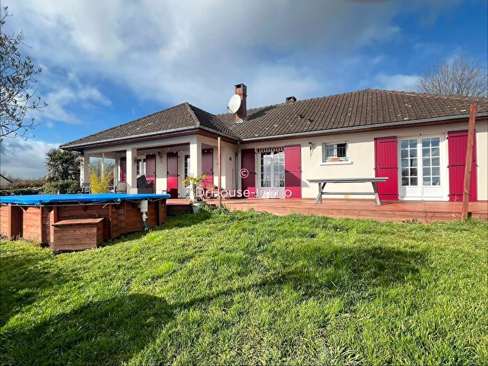 Maison à vendre - Broût-Vernet - 6 pièces - 4 chambres